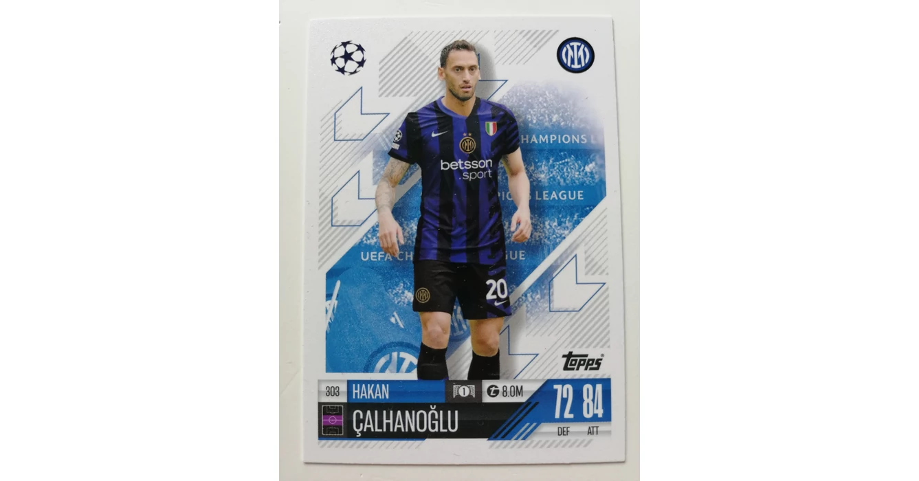 303 Hakan Calhanoglu Base card focis kártya (FC Internazionale Milano ...